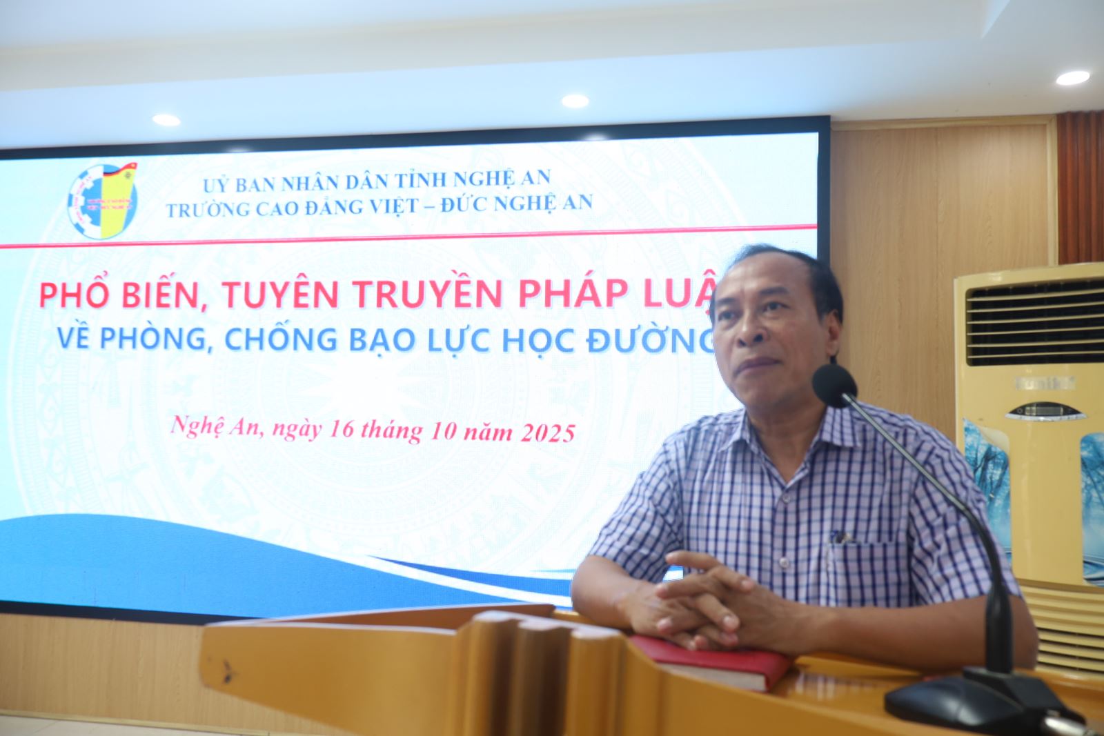 Trường Cao đẳng Việt - Đức Nghệ An